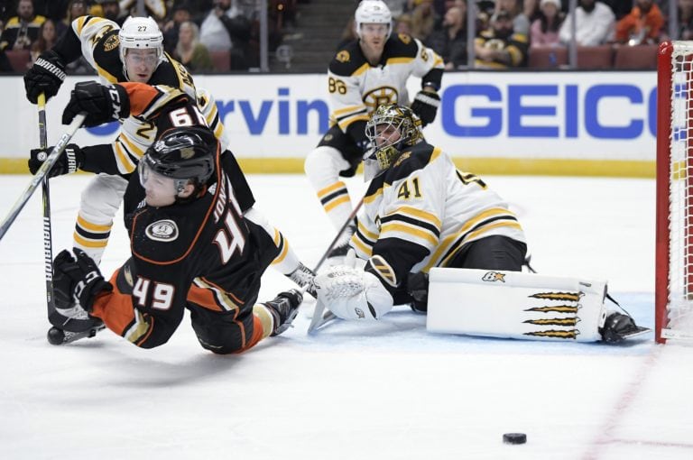 Boston Bruins Blank Anaheim Ducks for Fourth Straight Win