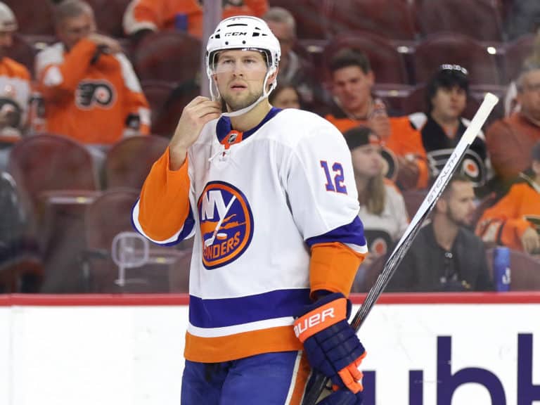 New York Islanders: With John Tavares Gone Who's the Next Captain?