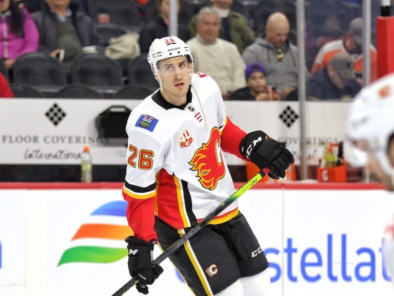 Calgary Flames Bring Back Michael Stone... Again - The Hockey Writers ...