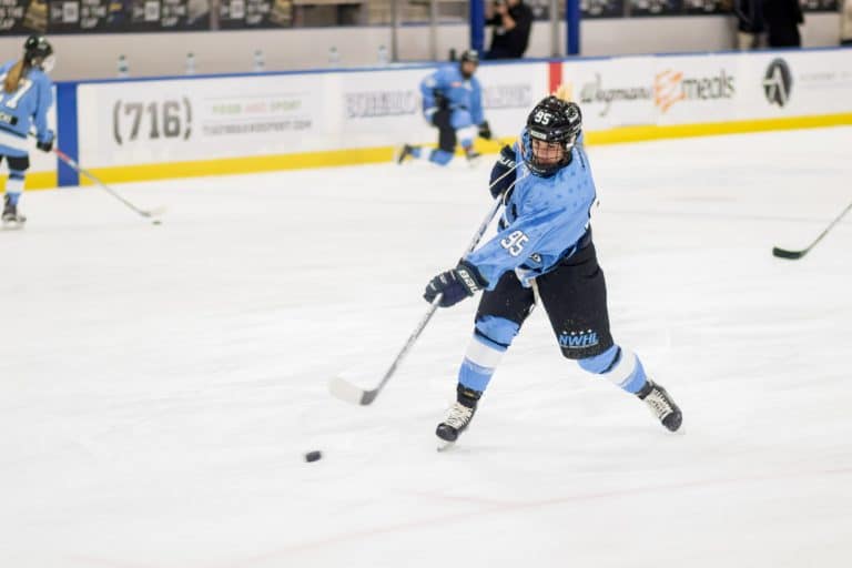 Accursi, Burns & Casorso All Back With the Buffalo Beauts