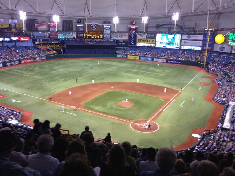 How the Tampa Bay Lightning Could Host an Outdoor Game - The Hockey ...