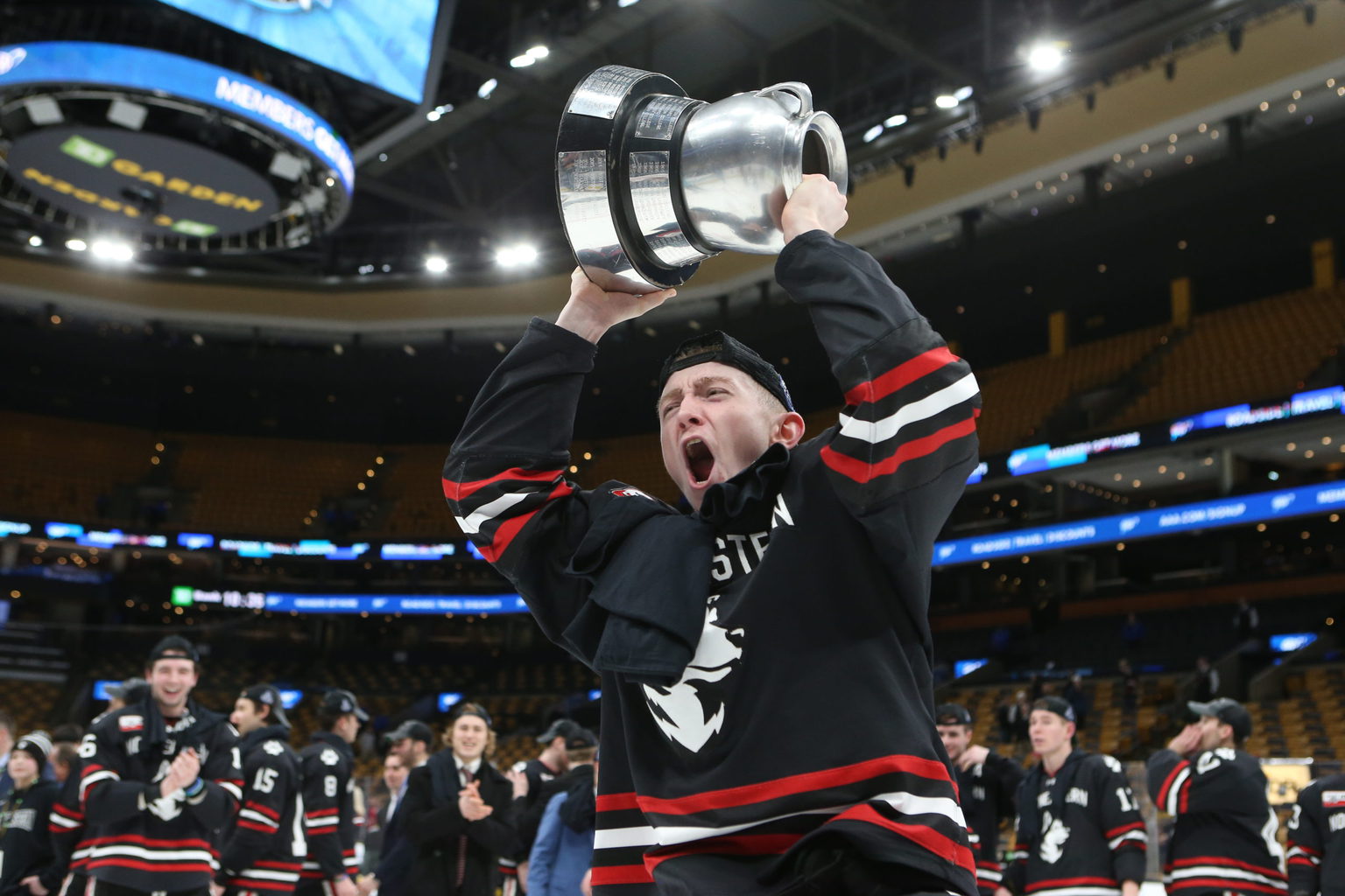 Los Angeles Kings' Top 10 Prospects - The Hockey Writers - Kings ...