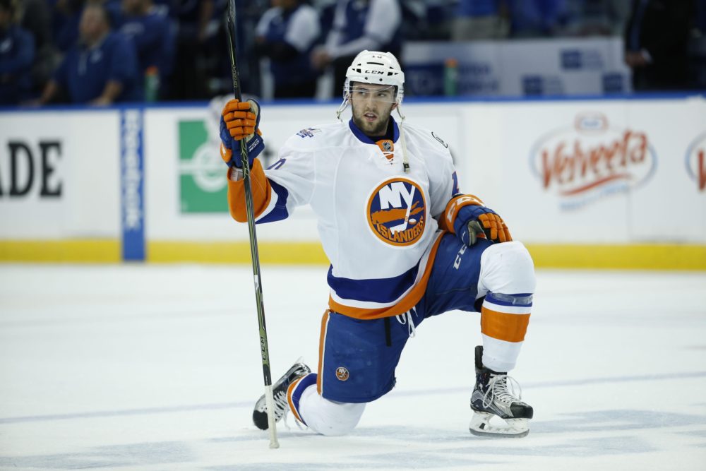 New York Islanders Re-Sign Alan Quine