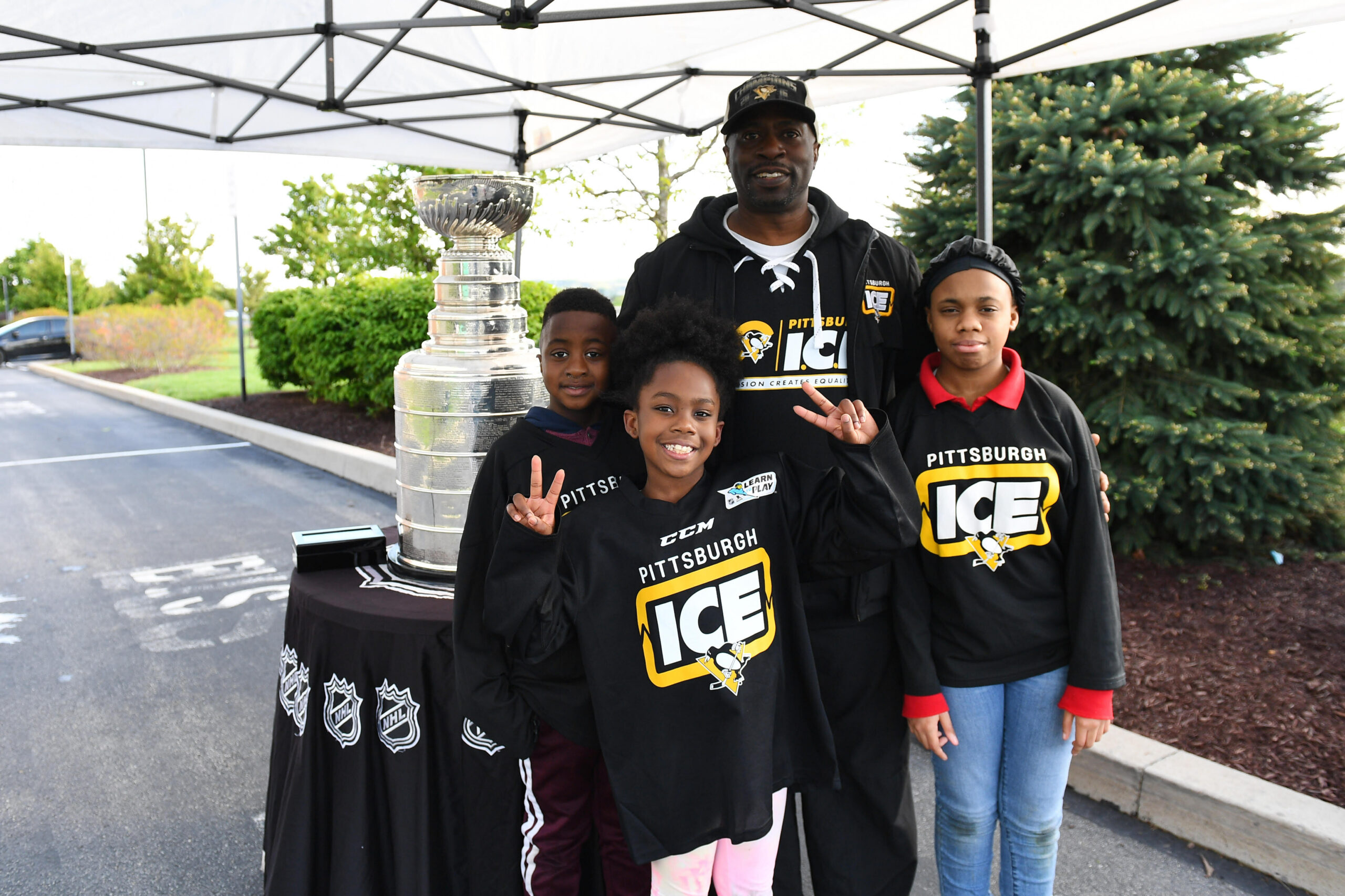 Richard Payne and Pittsburgh I.C.E. Helping Kids Learn to Play Hockey ...
