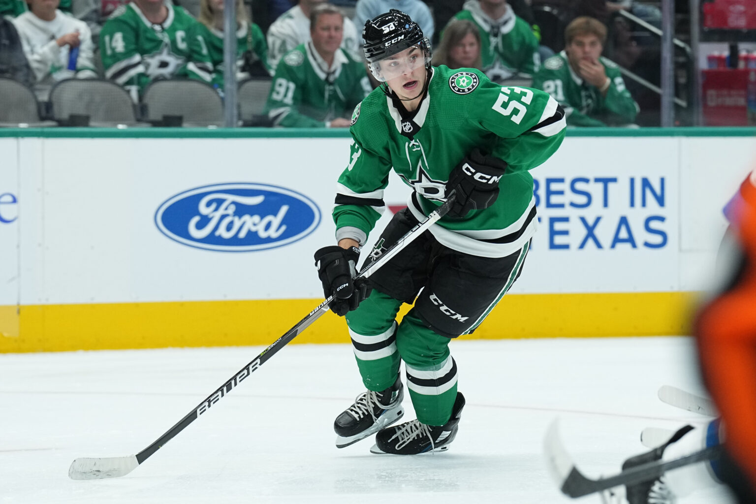 Stankoven Scores Twice in Stars' 6-2 Win Over Kings - The Hockey ...
