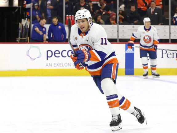 Colorado Avalanche Sign Forward Zach Parise - The Hockey Writers ...