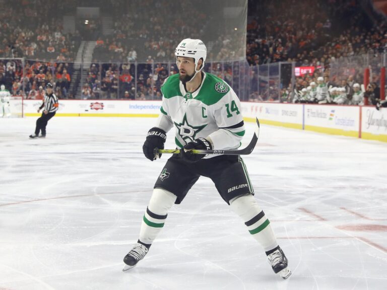 Dallas Stars' Jamie Benn Out 4 Weeks With Collapsed Lung - The Hockey ...