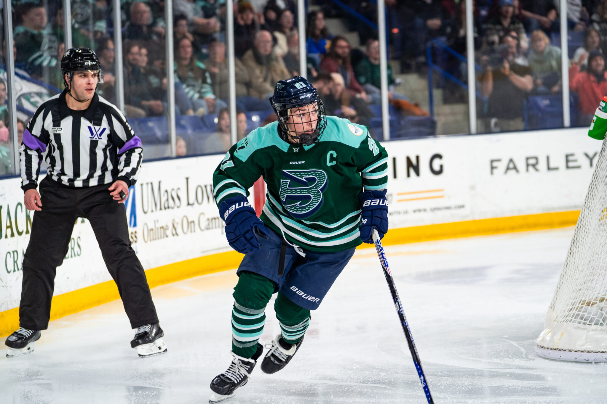 Hilary Knight's Hat Trick Helps Boston Fleet Defeat New York Sirens 5-2 - The Hockey Writers ...