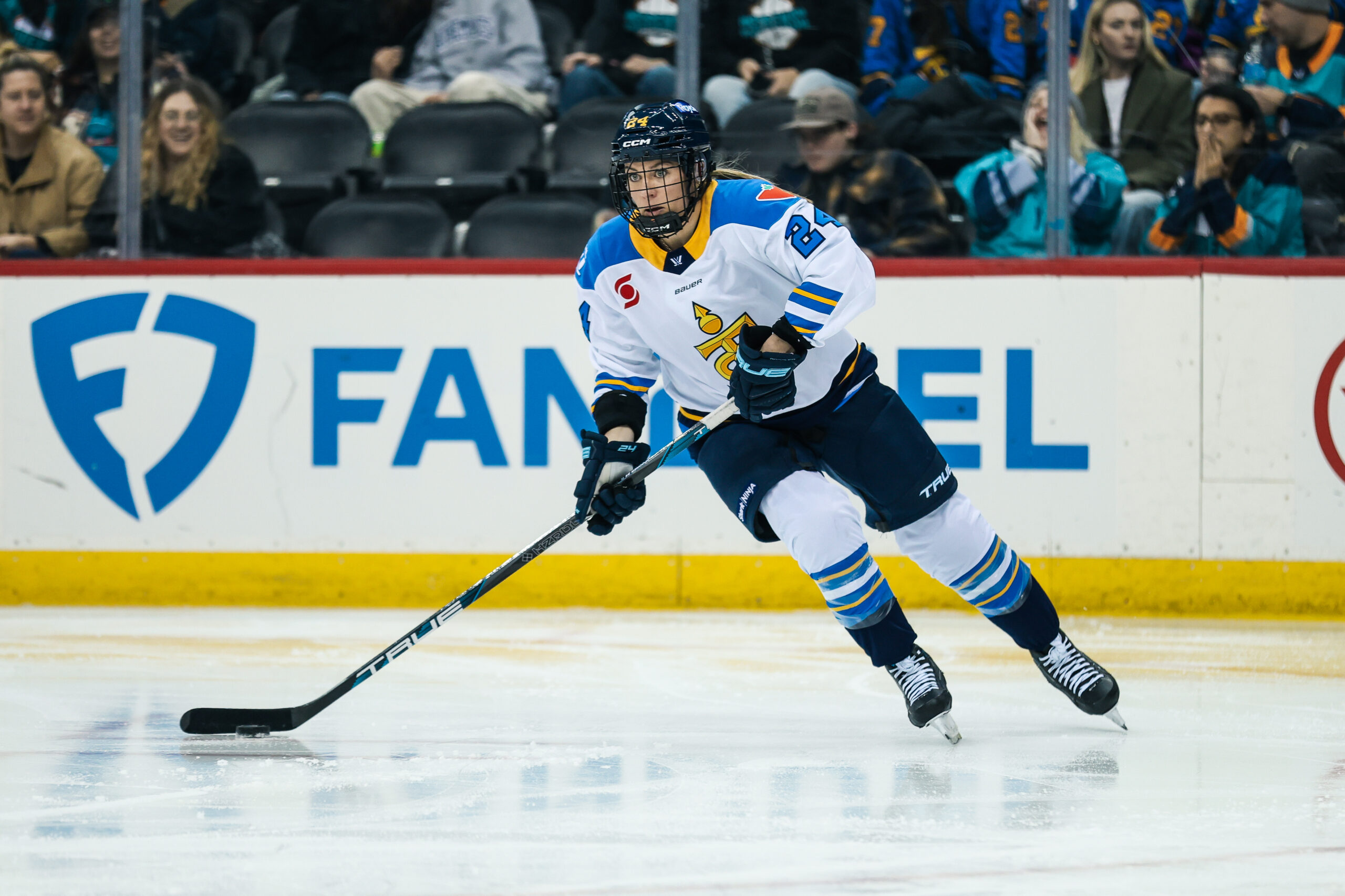 Toronto Sceptres Defeat Montreal Victoire 2-1 - The Hockey Writers ...