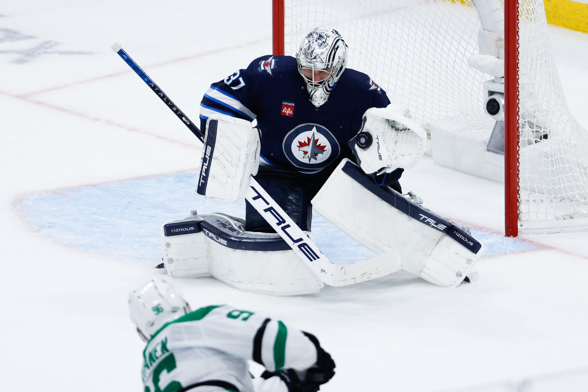 Jets' Connor Hellebuyck Is the NHL’s Gold Standard in Goal - The Hockey ...