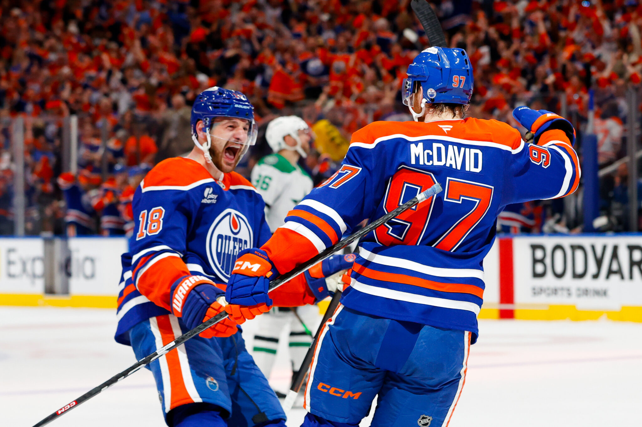 Oilers Dominate Stars in 6-1 Win, Take a 2-1 Series Lead - The Hockey ...