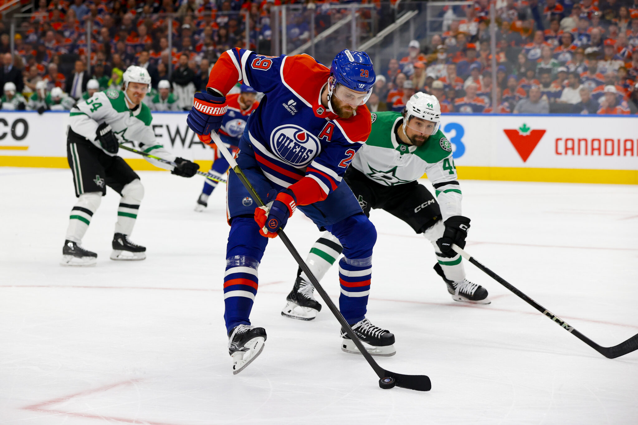 Oilers Take a Commanding 3-1 Series Lead With 4-1 Win Over Stars in ...