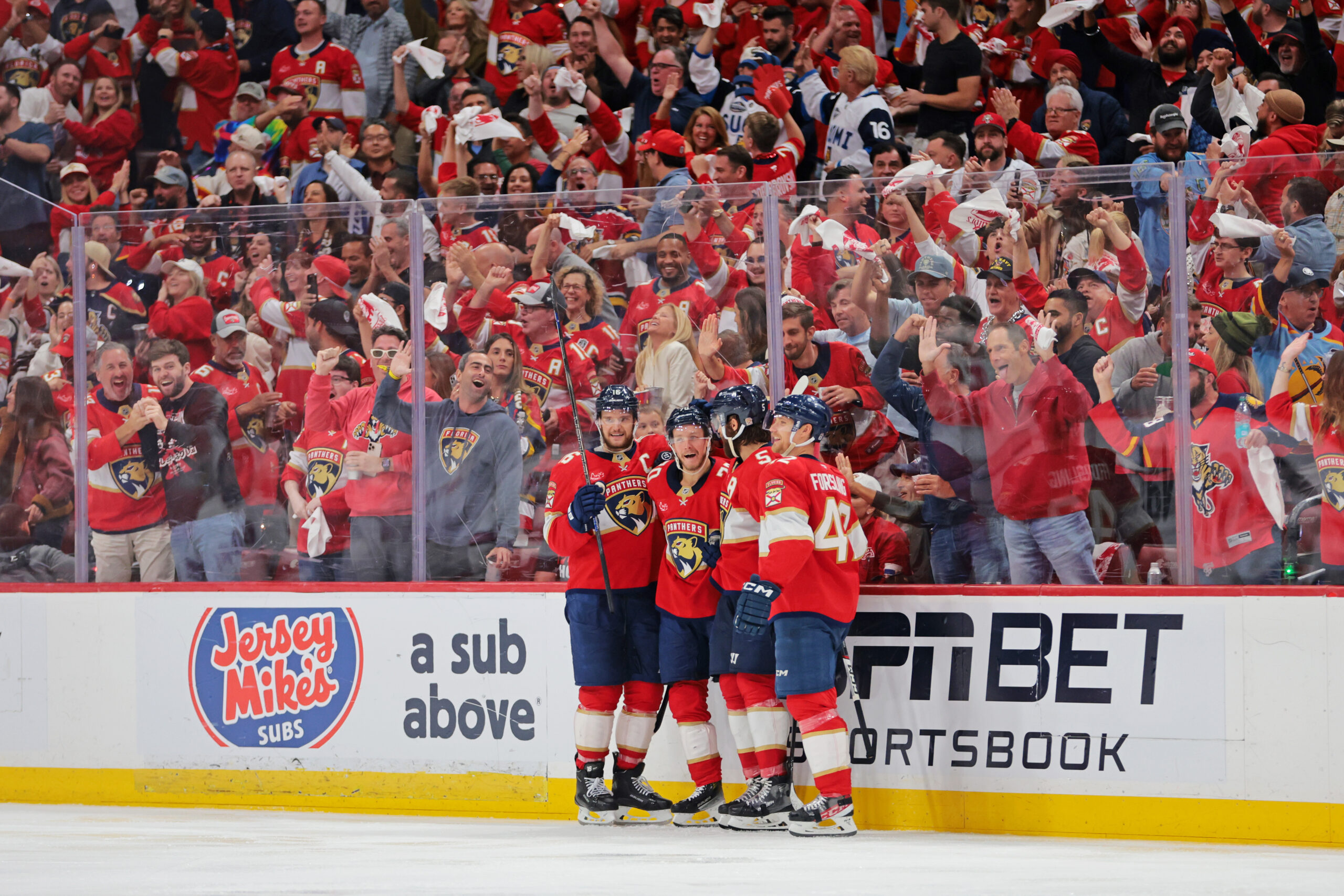 Panthers Continue to Dominate Hurricanes, Win Game 3 6-2 - The Hockey ...