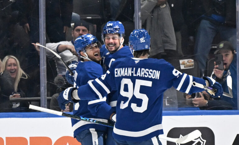Maple Leafs Score 2 Goals in 8 Seconds Late to Steal a 3-2 Win Over ...