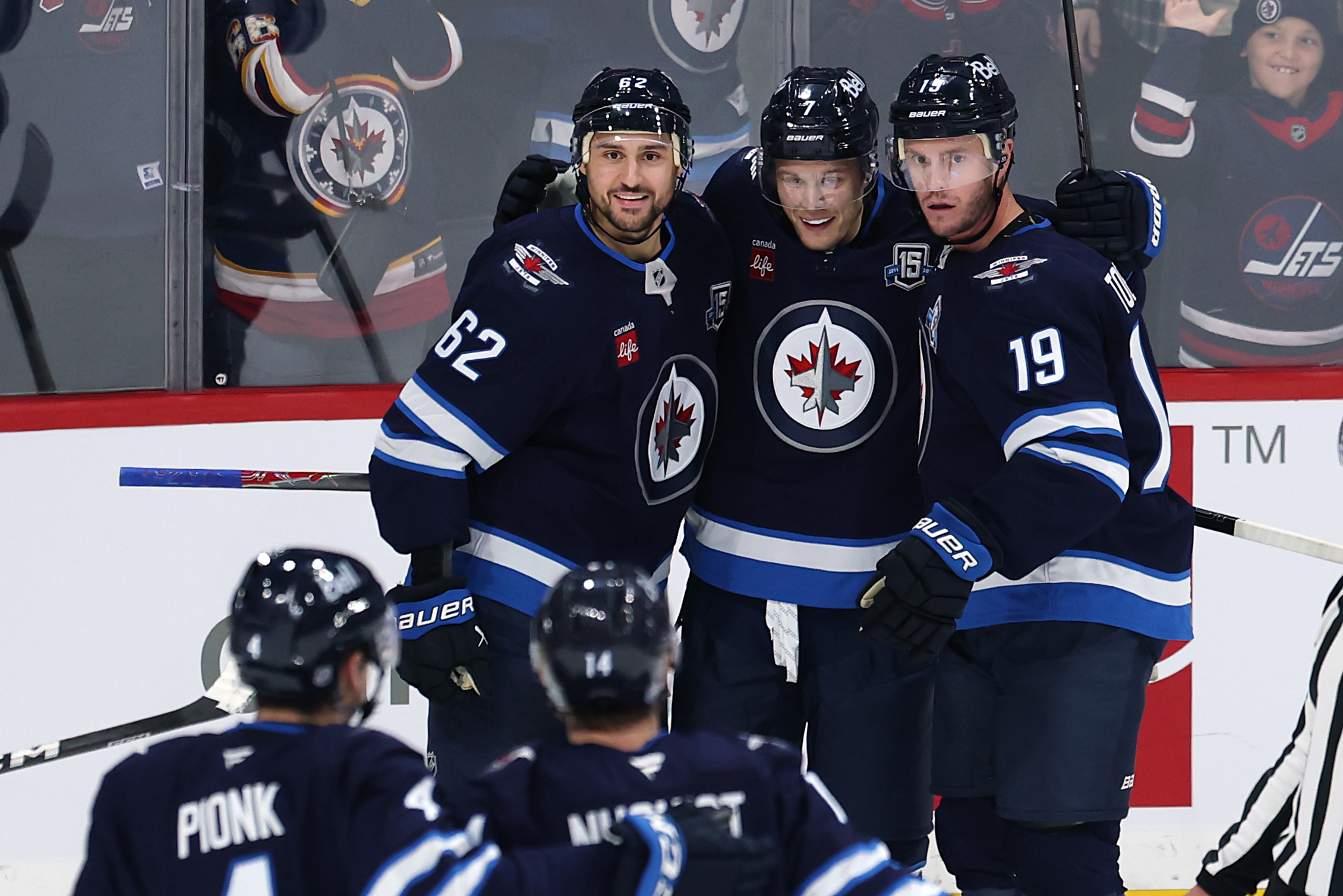 4 Takeaways From the Jets’ 6-3 Win Over the Blackhawks - The Hockey ...
