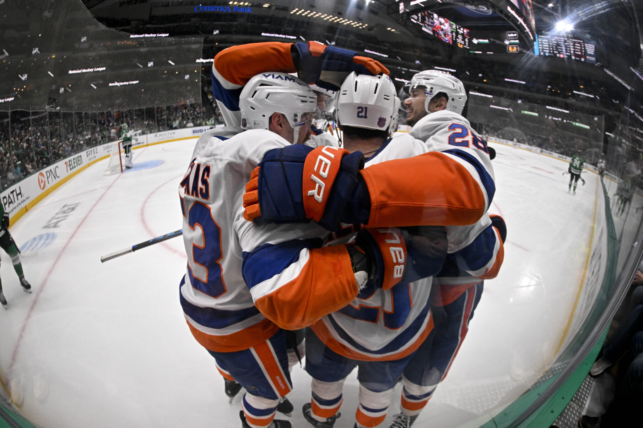 2-Goal 3rd Period Gives Islanders 3-2 Win Over Stars - The Hockey ...