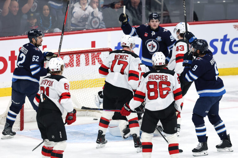Winnipeg Jets Down New Jersey Devils 4-3 in Back-and-Forth Affair - The ...