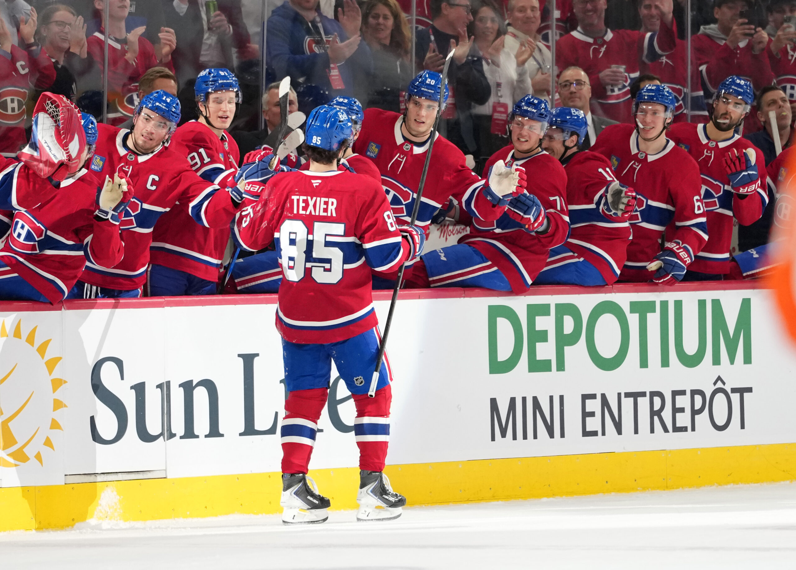 Texier Scores Hat Trick as Canadiens Beat Panthers 6-2 - The Hockey ...
